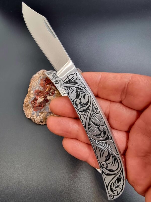 Handcrafted Engraving 1.4116 Stainless Steel Pocket Knife (Spring System)