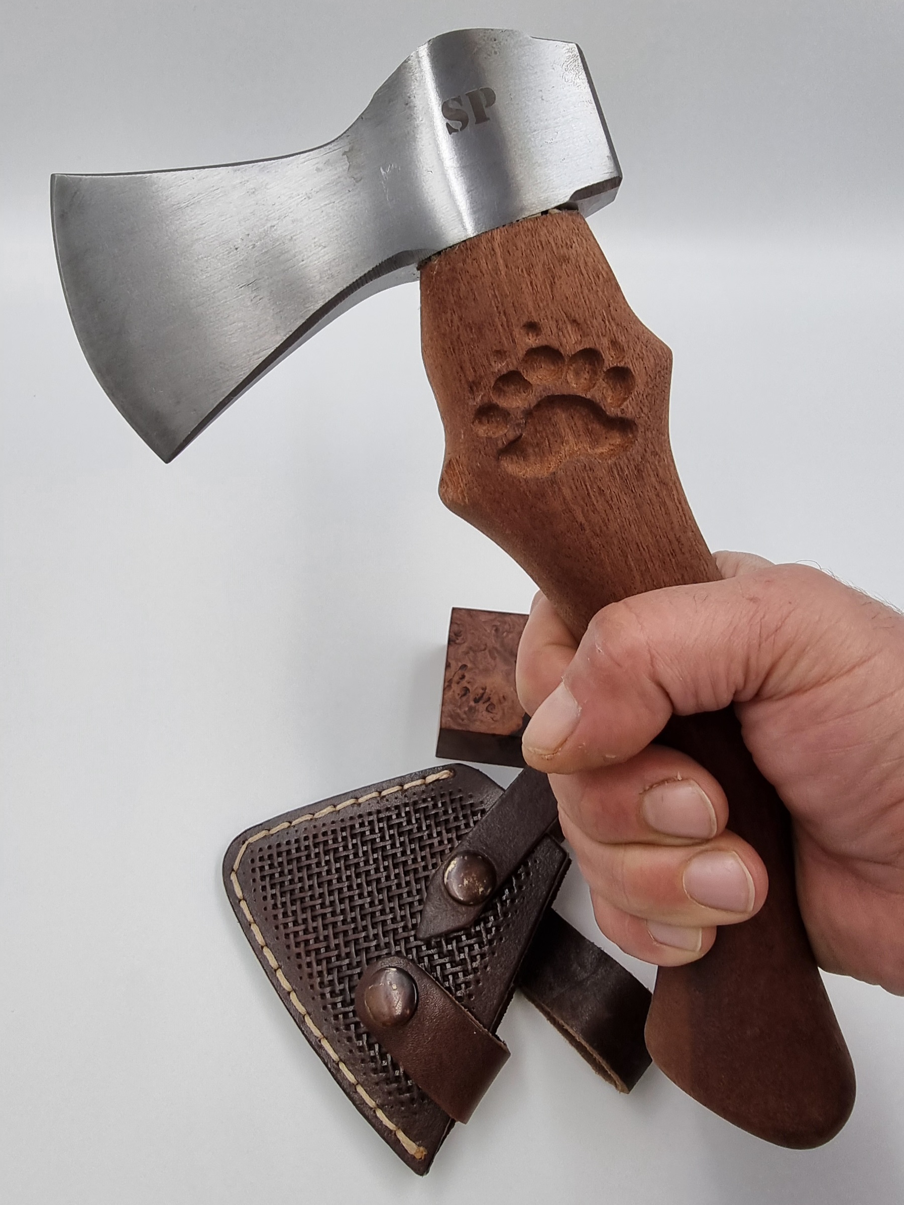Carbon Steel Small-Size Camping Axe (Bear Claw)